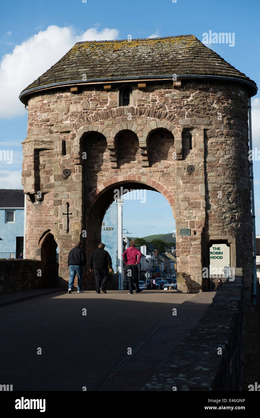 The Monnow Bridge, Monmouth, Wales UK - the only medieval bridge in the ...