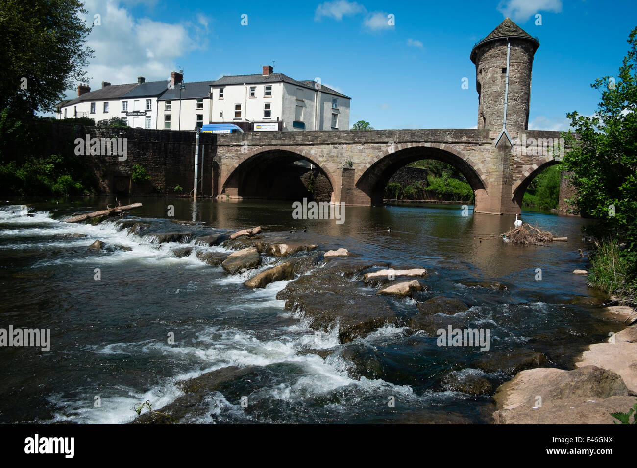 The Monnow Bridge, Monmouth, Wales UK - the only medieval bridge in the ...