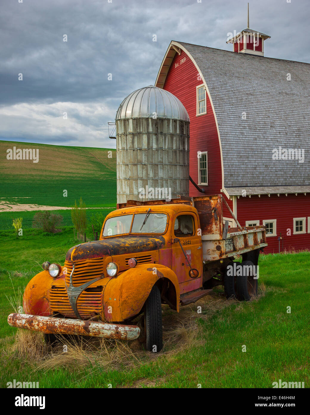 Vintage flatbed truck hi-res stock photography and images - Alamy
