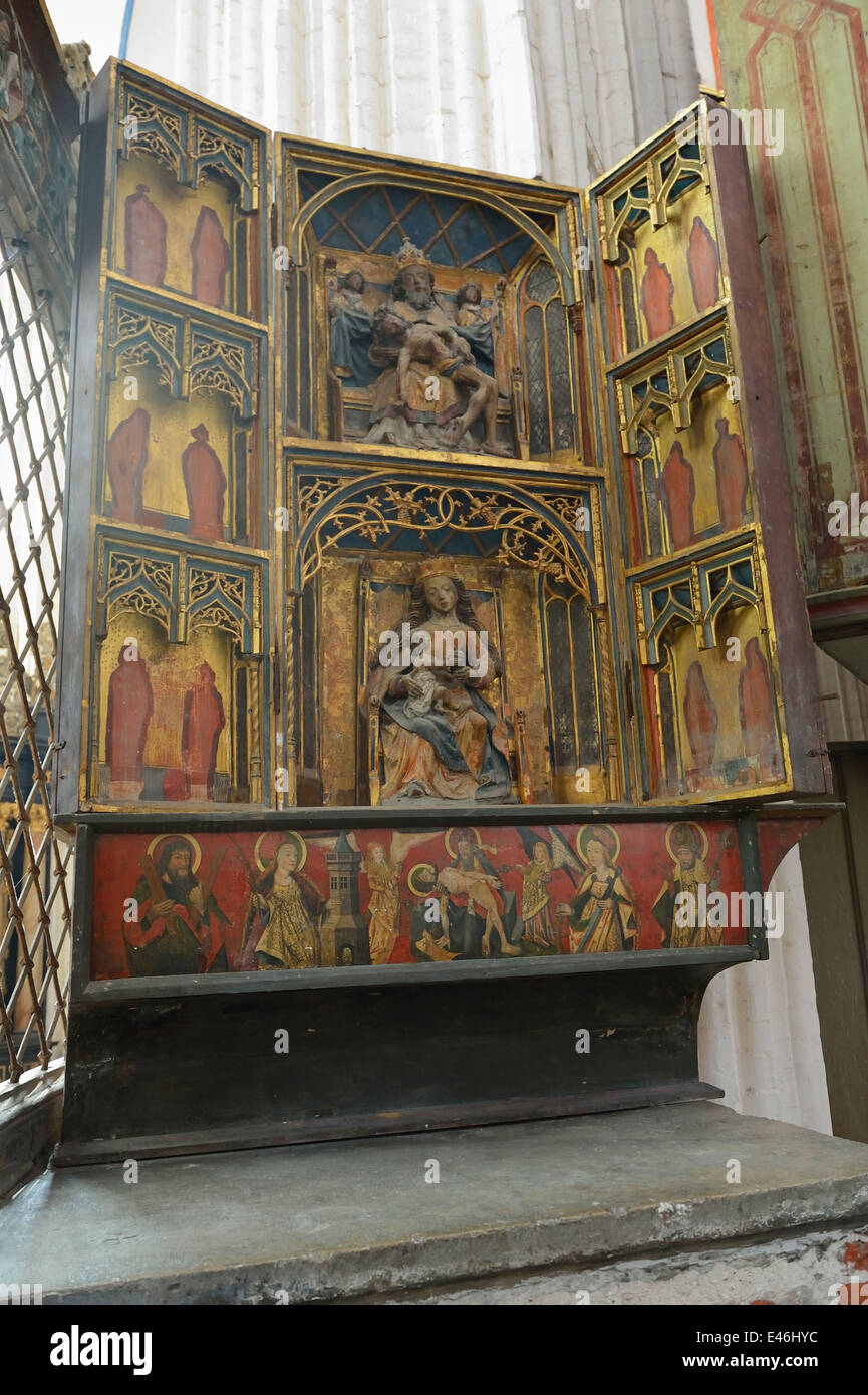 Medieval altar hi-res stock photography and images - Alamy