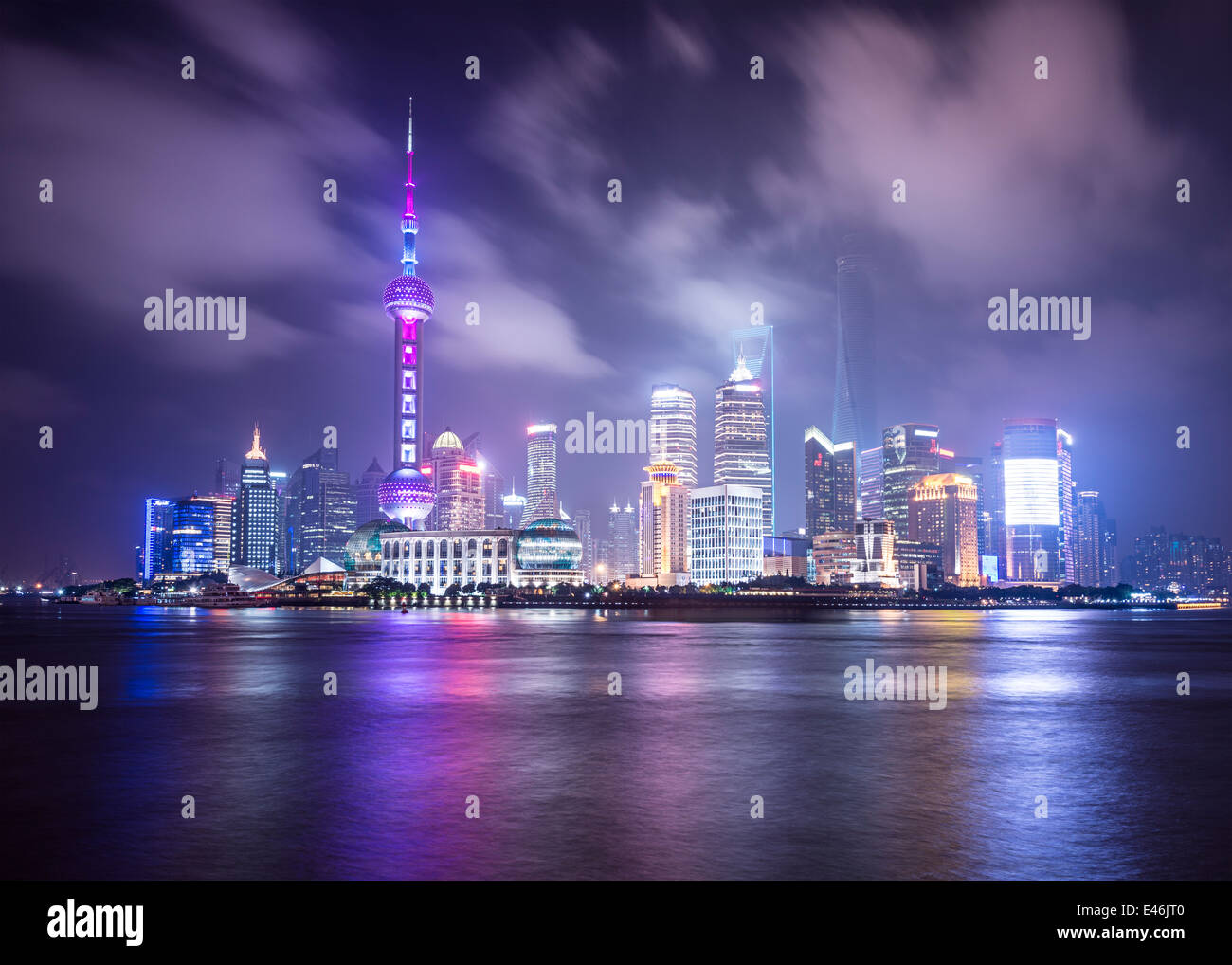 Shanghai city skyline modern hi-res stock photography and images - Alamy