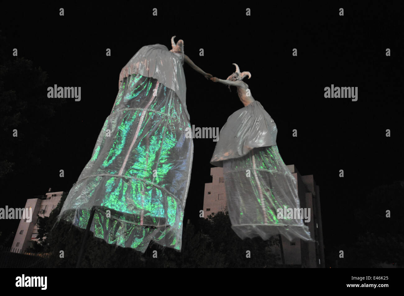 Rechovot, Israel. 3rd July, 2014. The performers of street art during ...