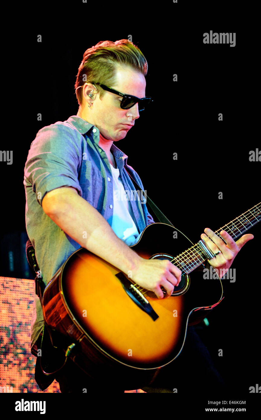 Josh steely and chris daughtry hi-res stock photography and images - Alamy