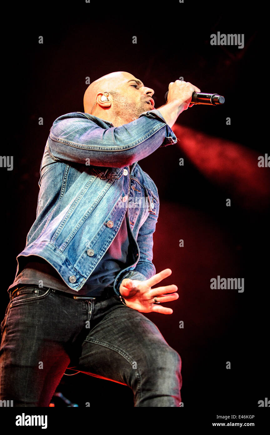 Chris Daughtry Band Members Of Daughtry High Resolution Stock ...