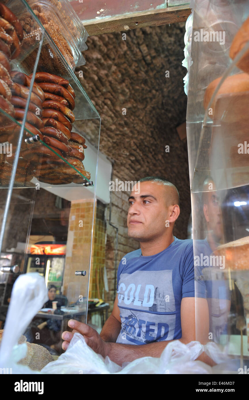Middle east fast food working hi-res stock photography and images - Alamy