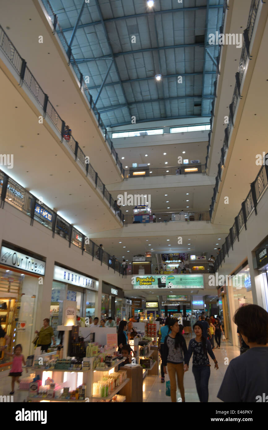 Inside mall hi-res stock photography and images - Alamy