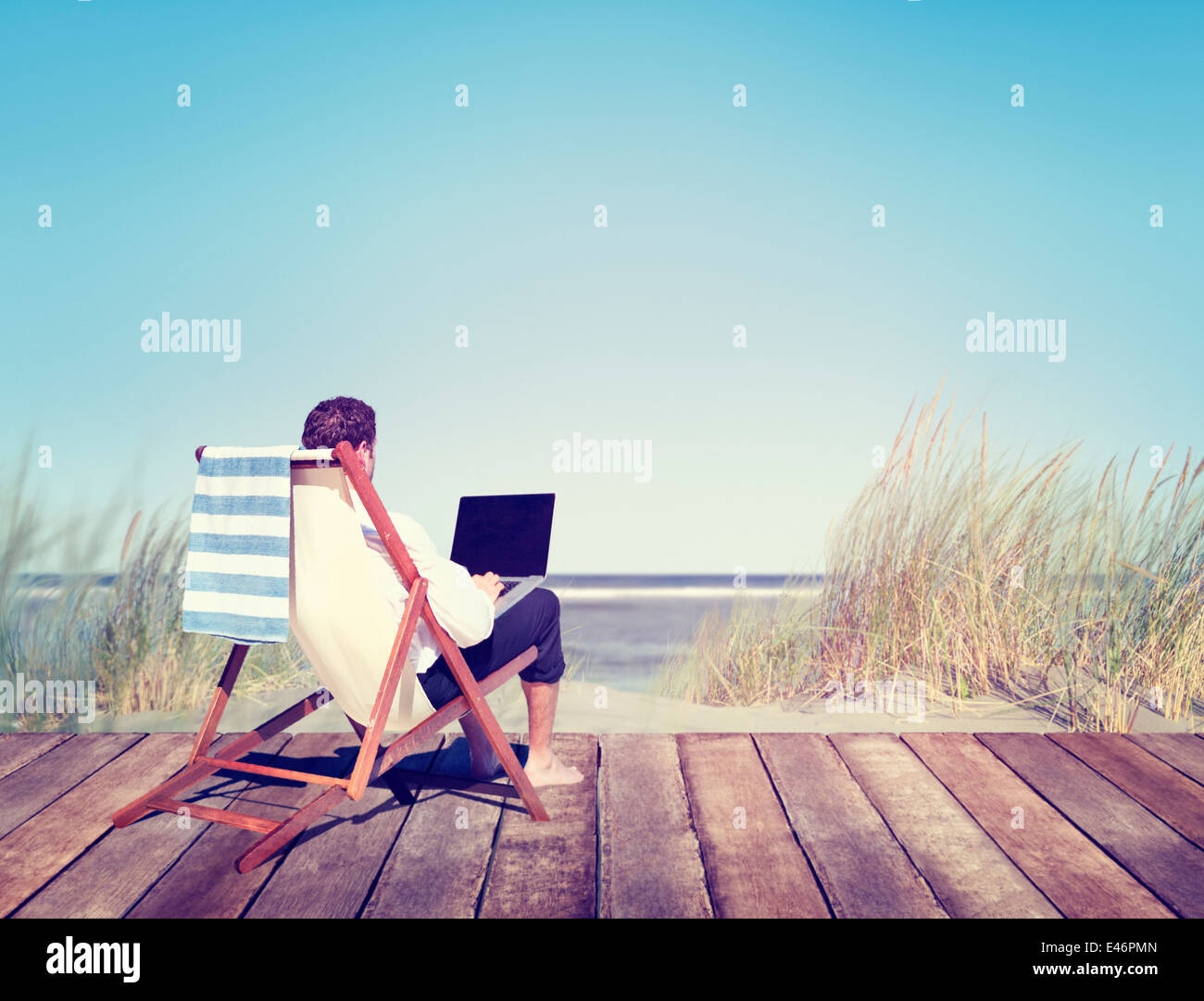 Remote working beach hi-res stock photography and images - Alamy