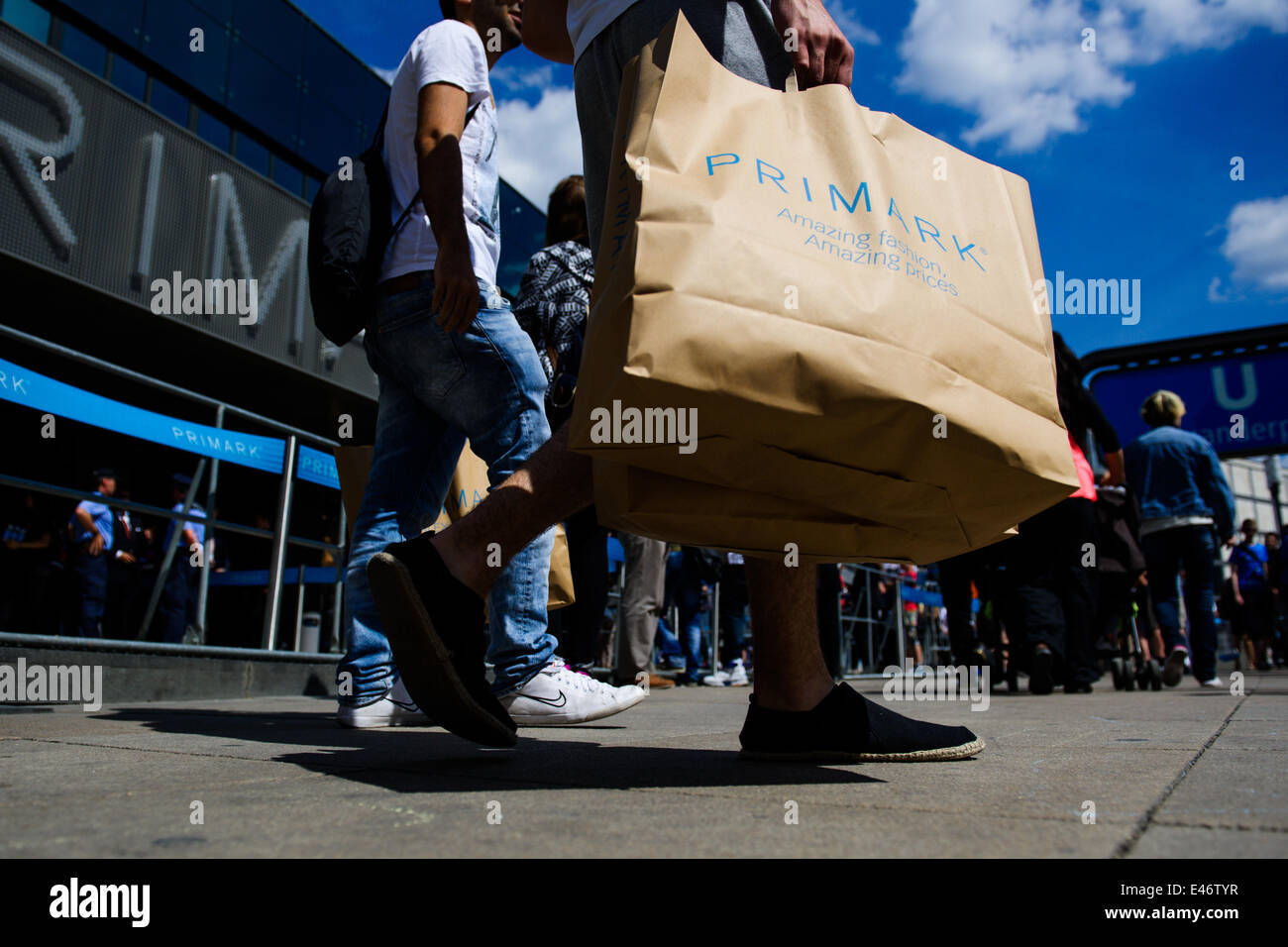 Primark kleidung hi-res stock photography and images - Alamy