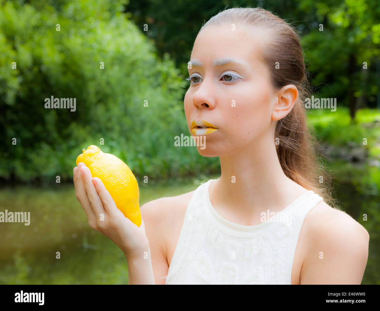 Young lemon green hi-res stock photography and images - Alamy