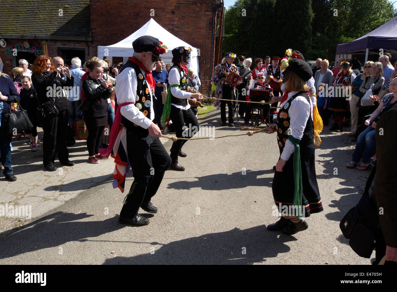 Molly dancing hi-res stock photography and images - Alamy