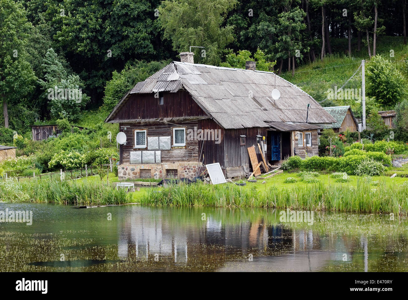 Rotten house hi-res stock photography and images - Alamy