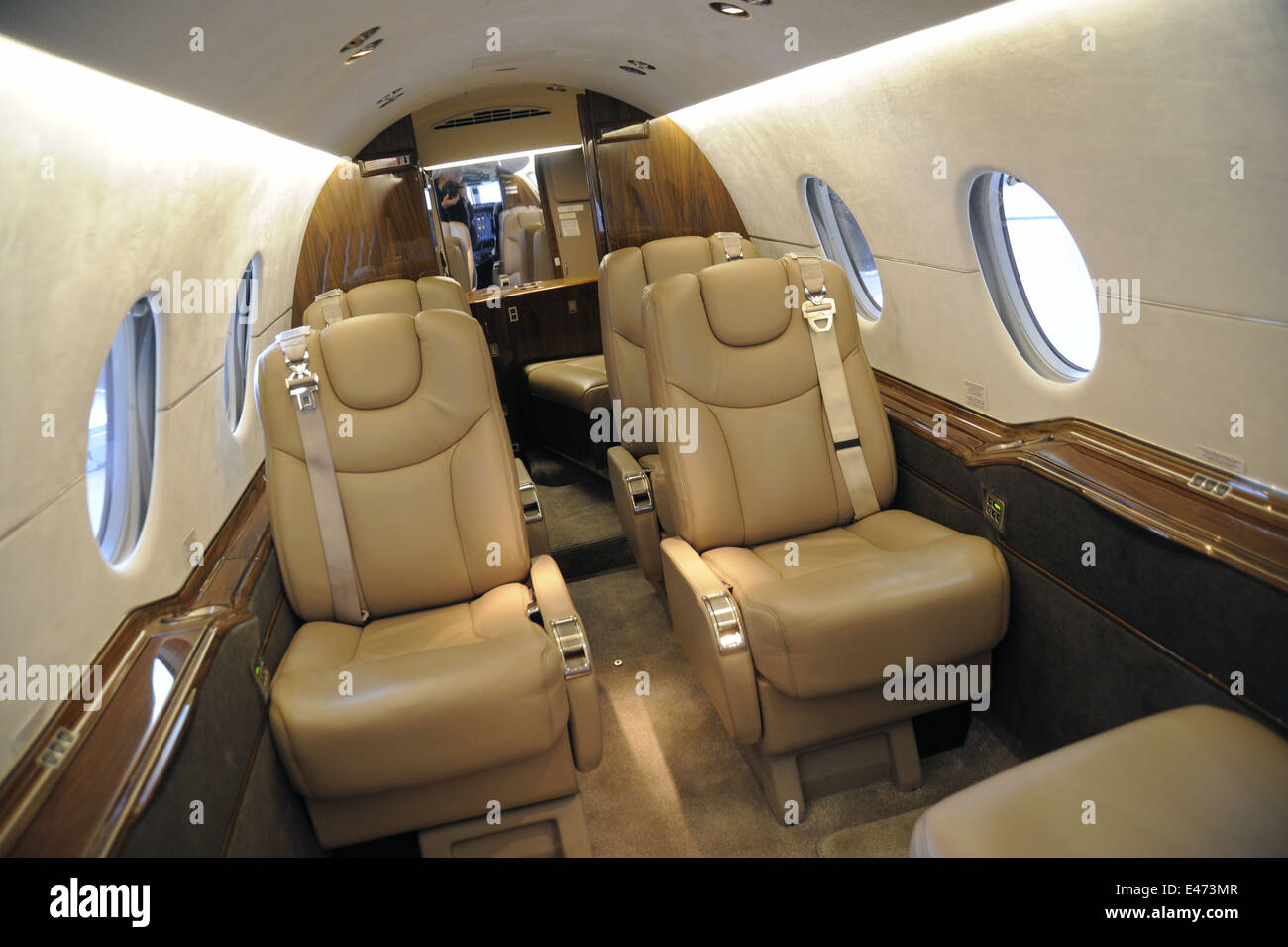 Hawker 400 jet hi-res stock photography and images - Alamy