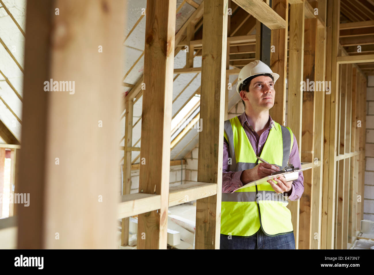 Building inspector hi-res stock photography and images - Alamy
