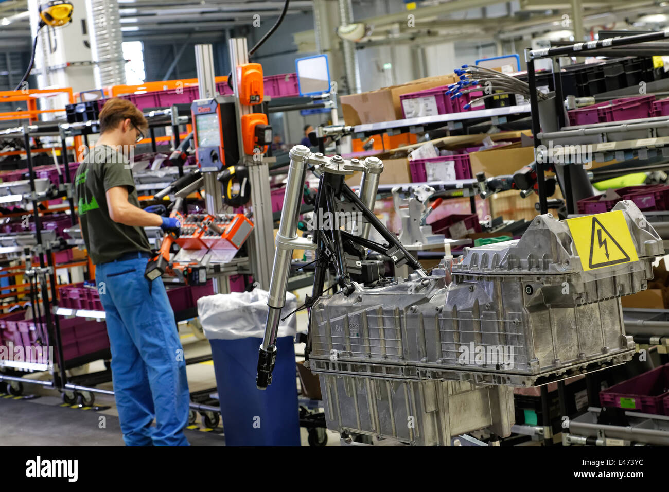 Berlin, Germany, employees in the production of the BMW C evolution ...