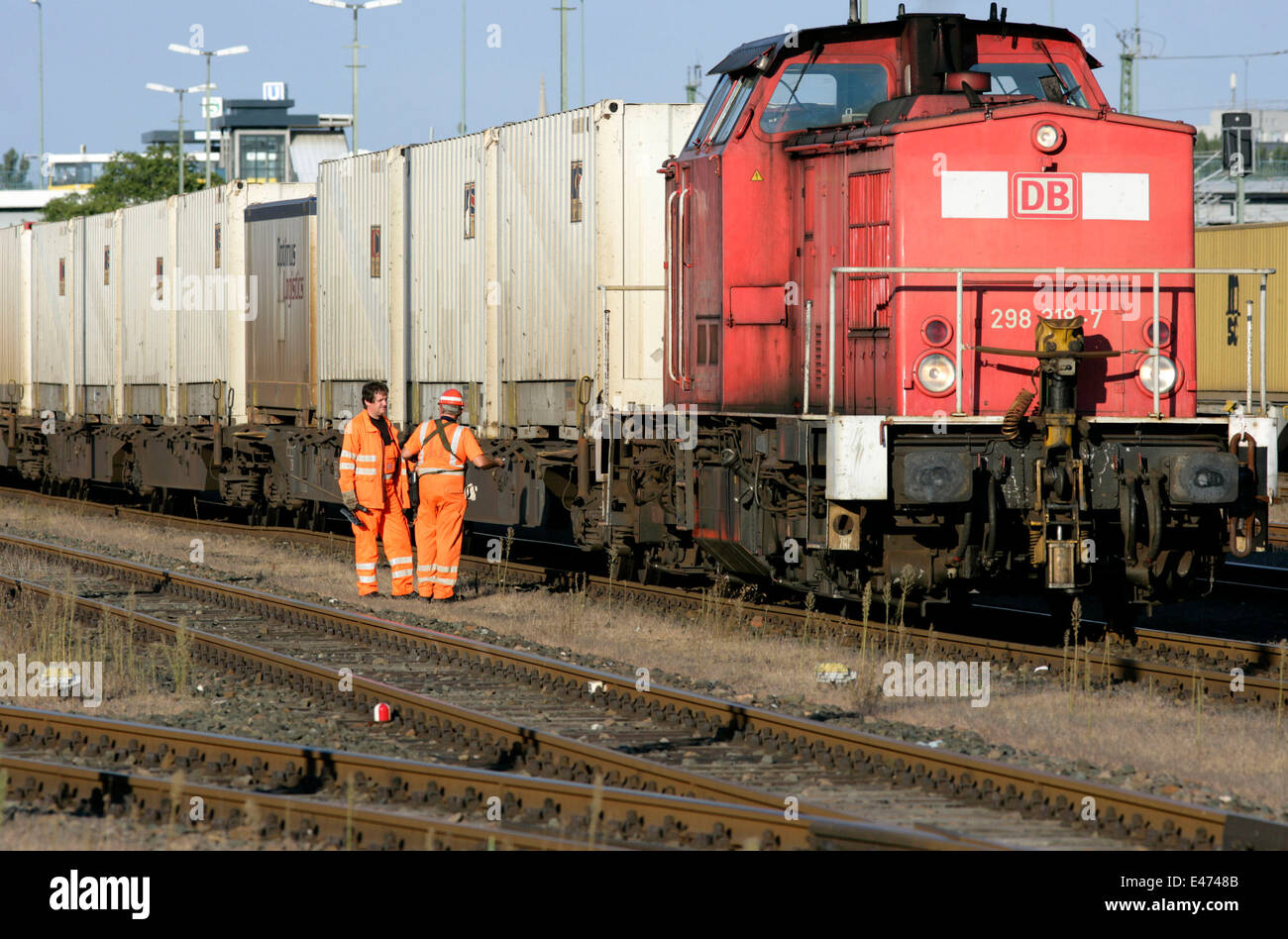 Db cargo container freight train hi-res stock photography and images ...