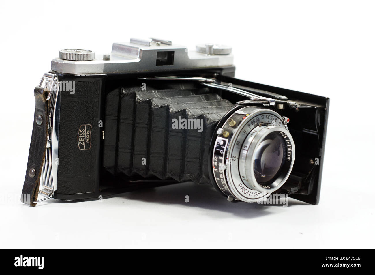 Antique german folding camera hi-res stock photography and images - Alamy