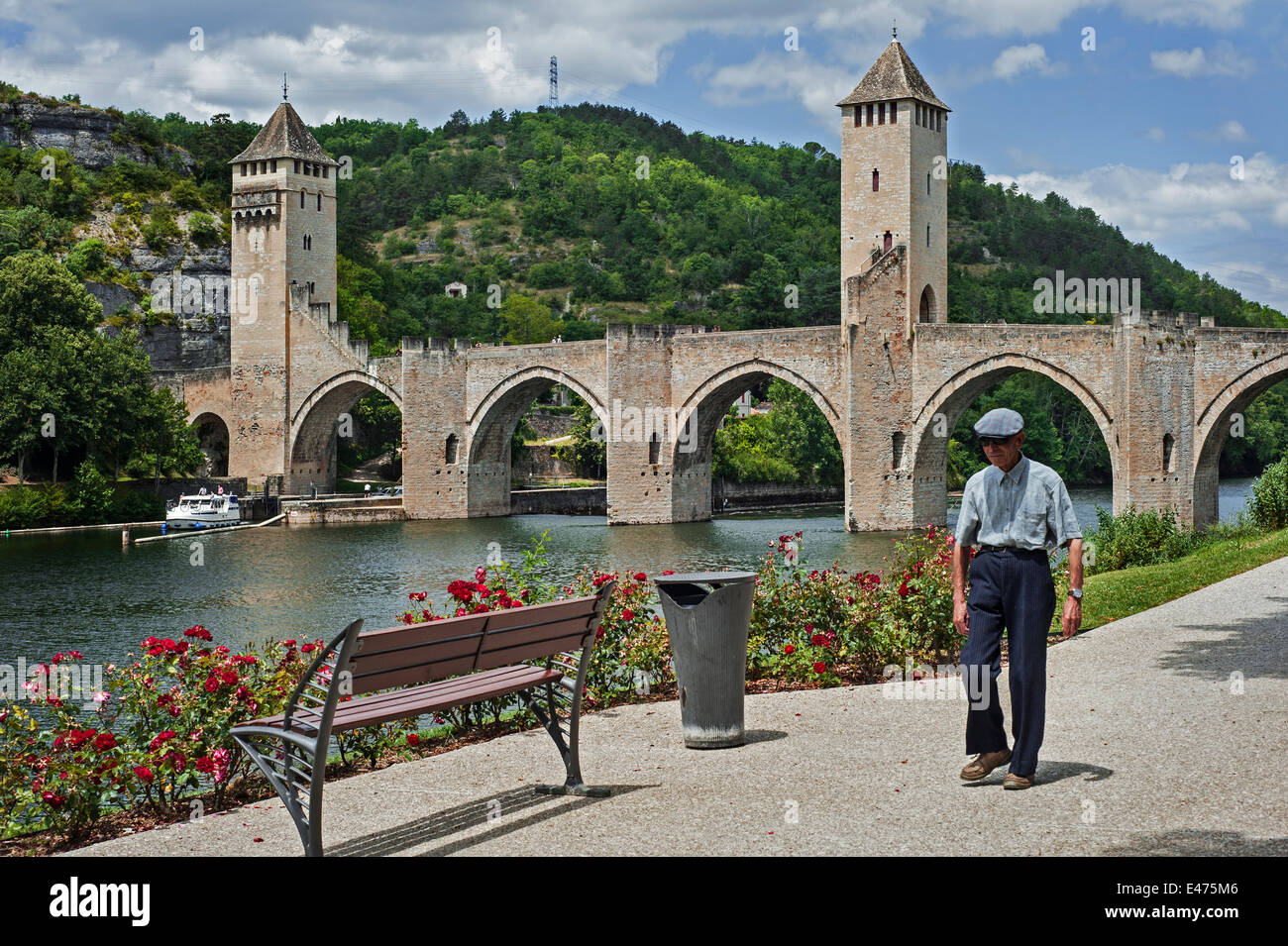 Le pont Valentré / pont du Diable, 14th-century six-span fortified ...