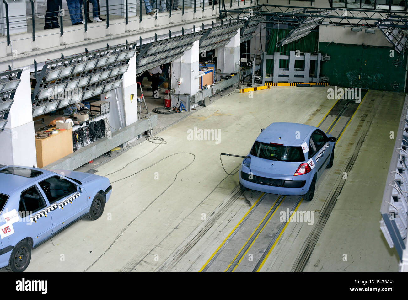 Crash laboratory hi-res stock photography and images - Alamy