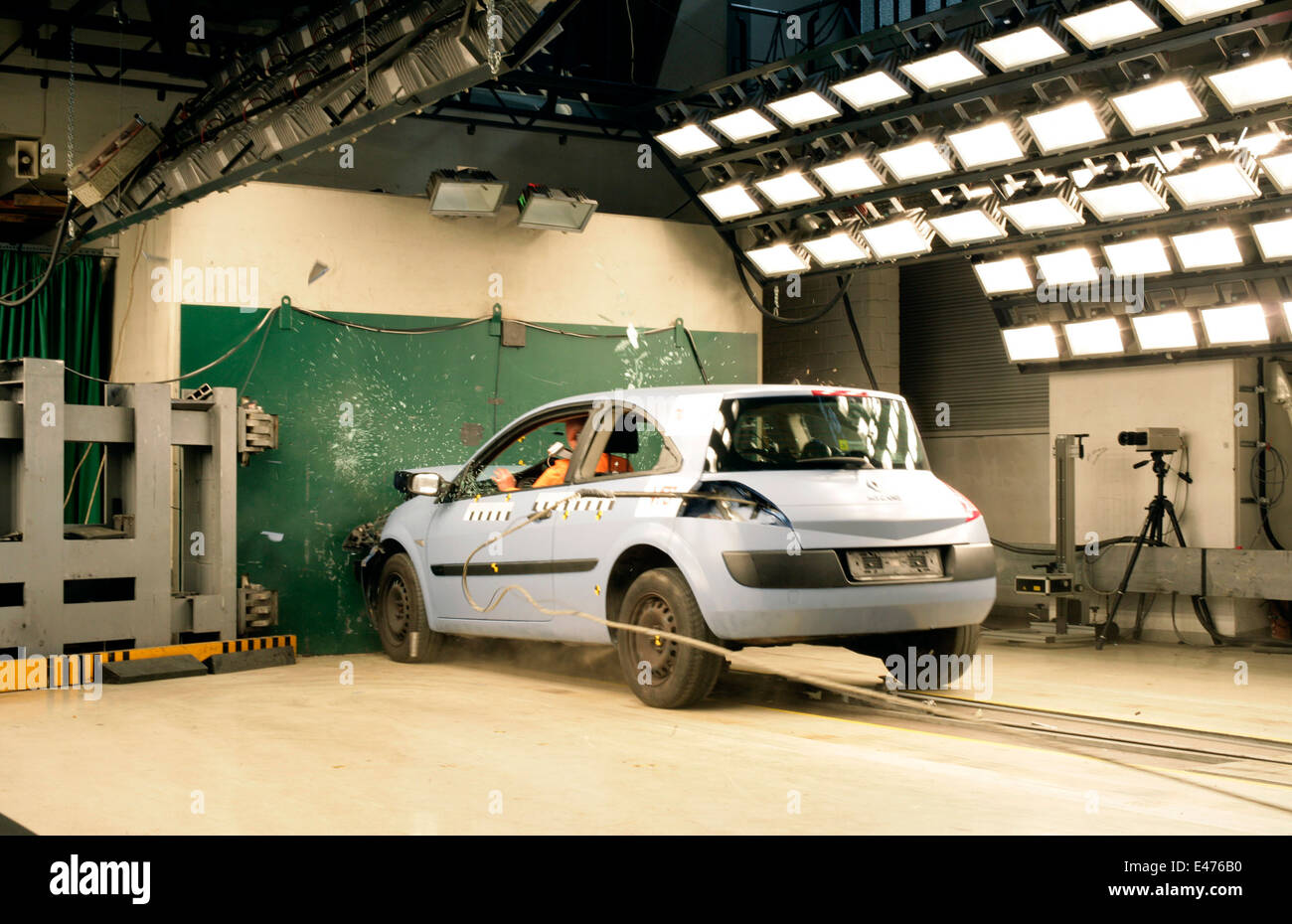 Crash laboratory hi-res stock photography and images - Alamy
