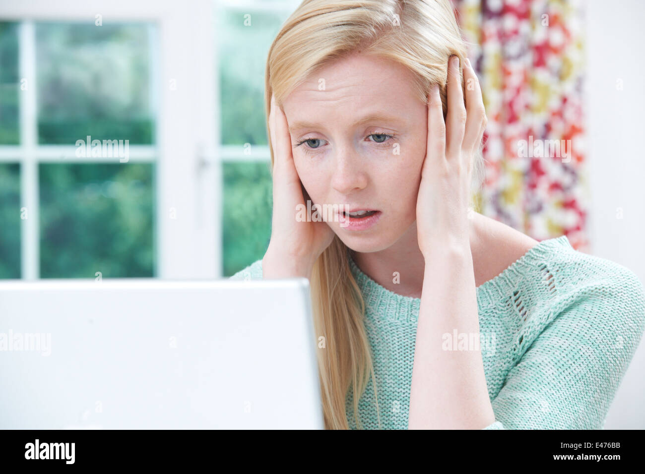 Cyber bullying hi-res stock photography and images - Alamy