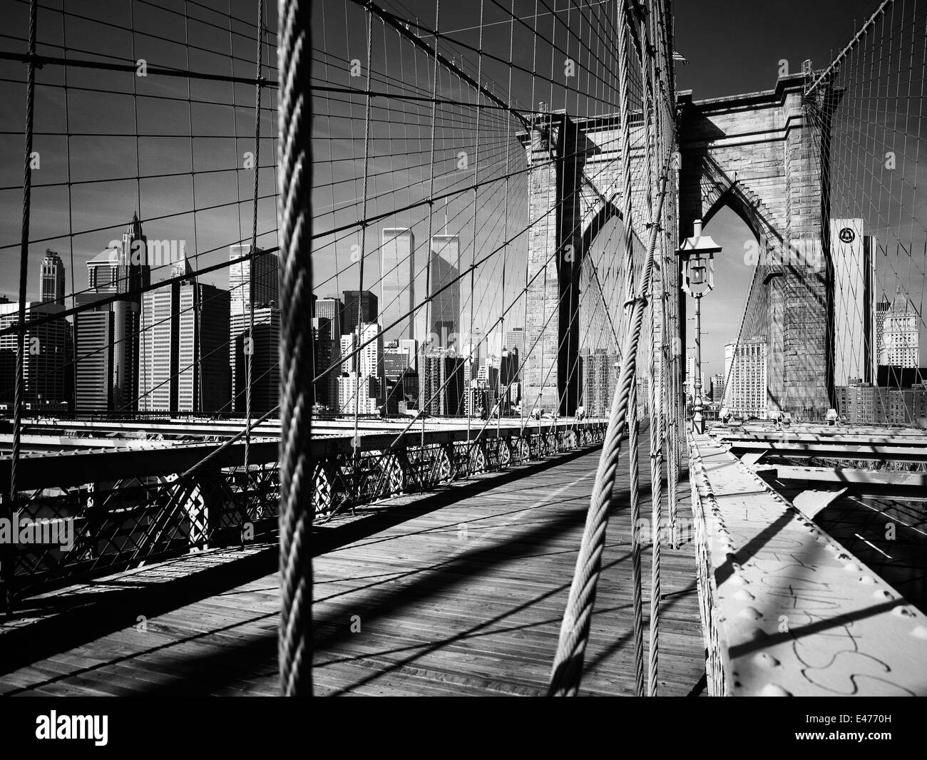 Brooklyn bridge and lower Manhattan skyline prior to September 11 2001 ...