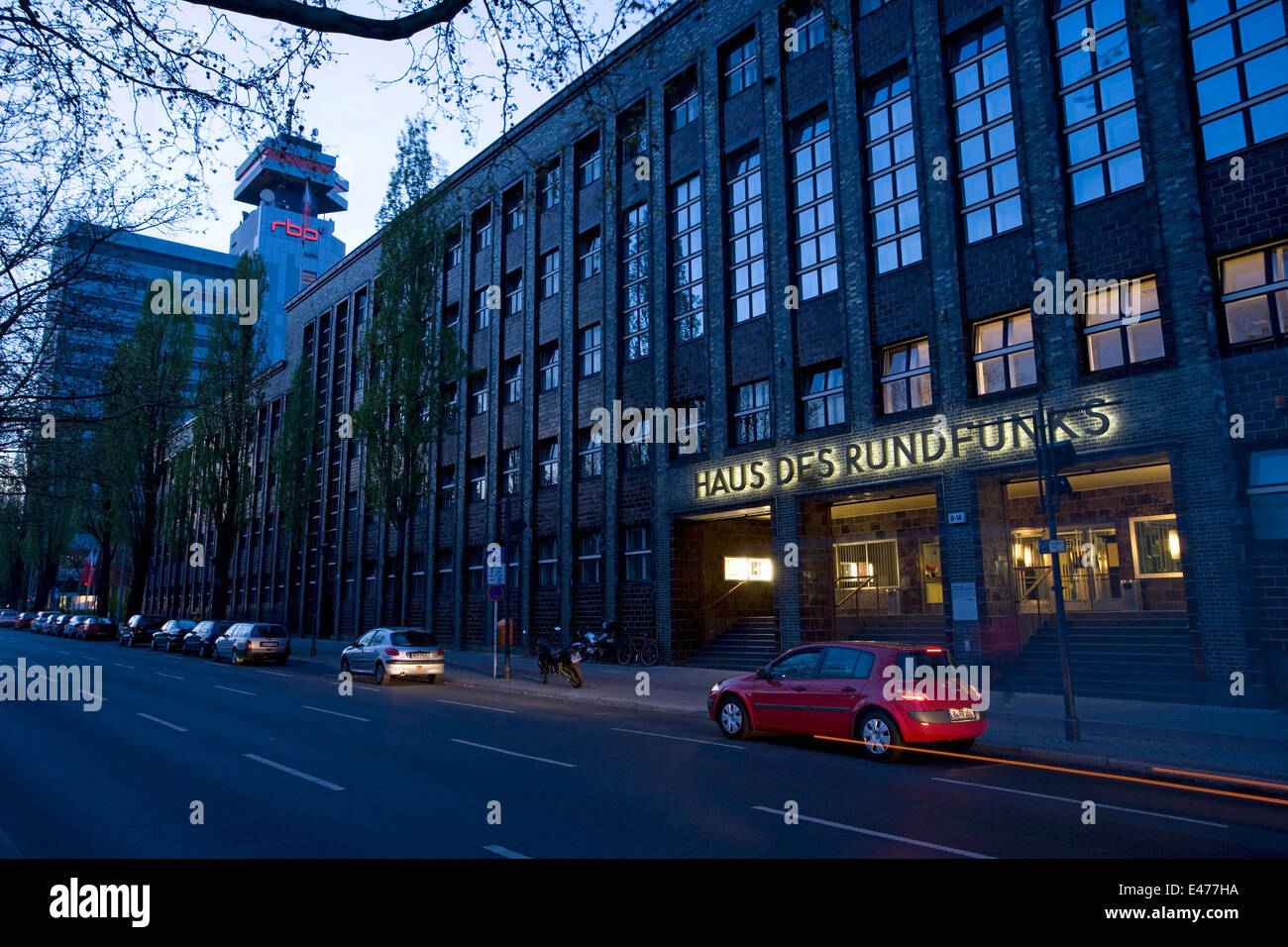 Outside broadcasting house hi-res stock photography and images - Alamy