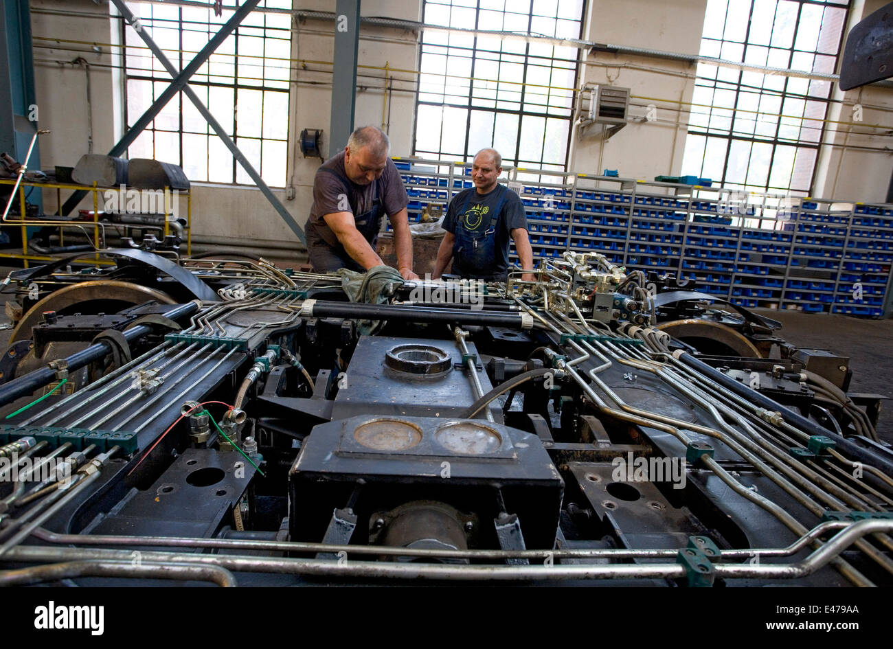 Car assembly production hi-res stock photography and images - Alamy