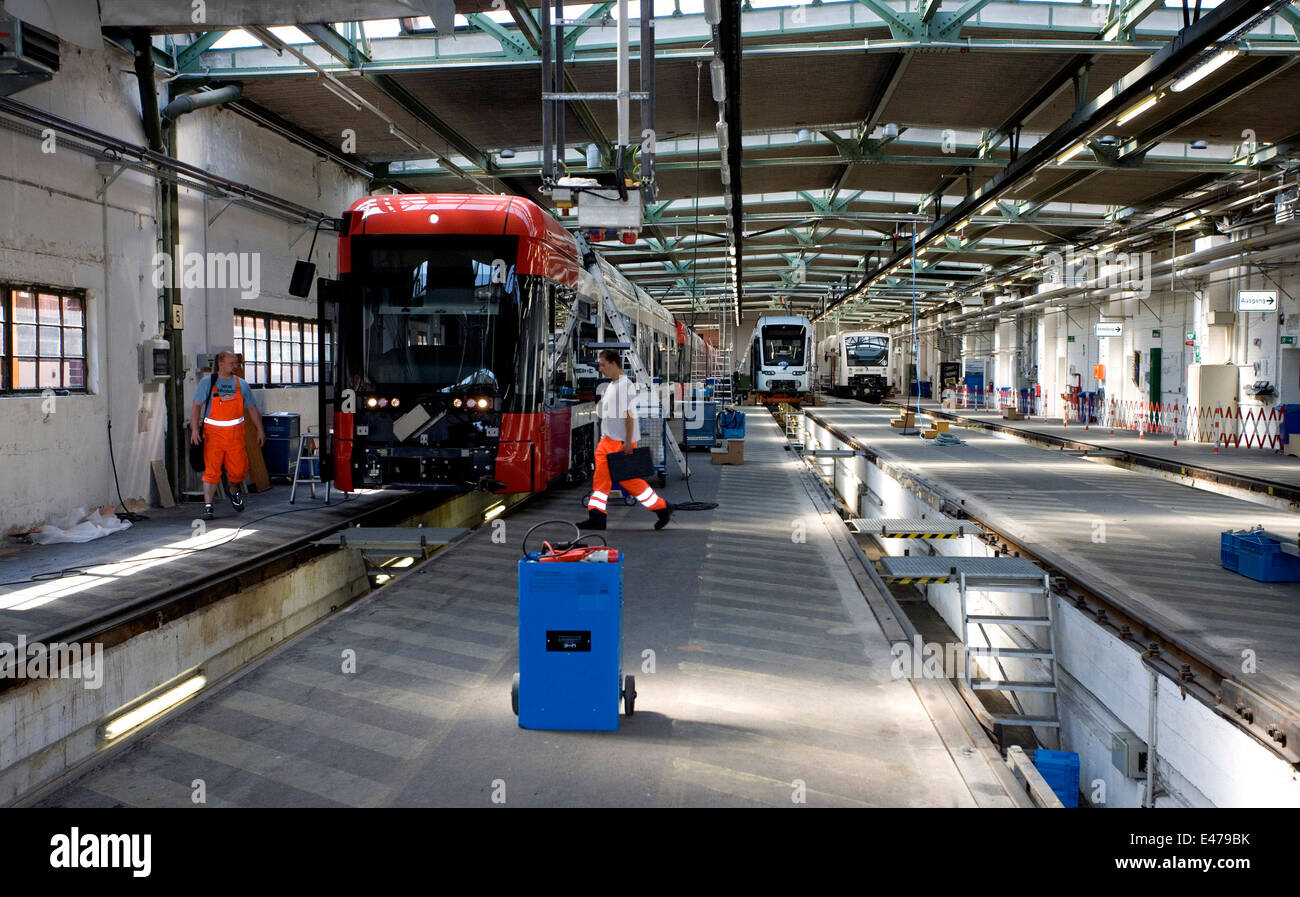 Fabrication and assembly hi-res stock photography and images - Alamy