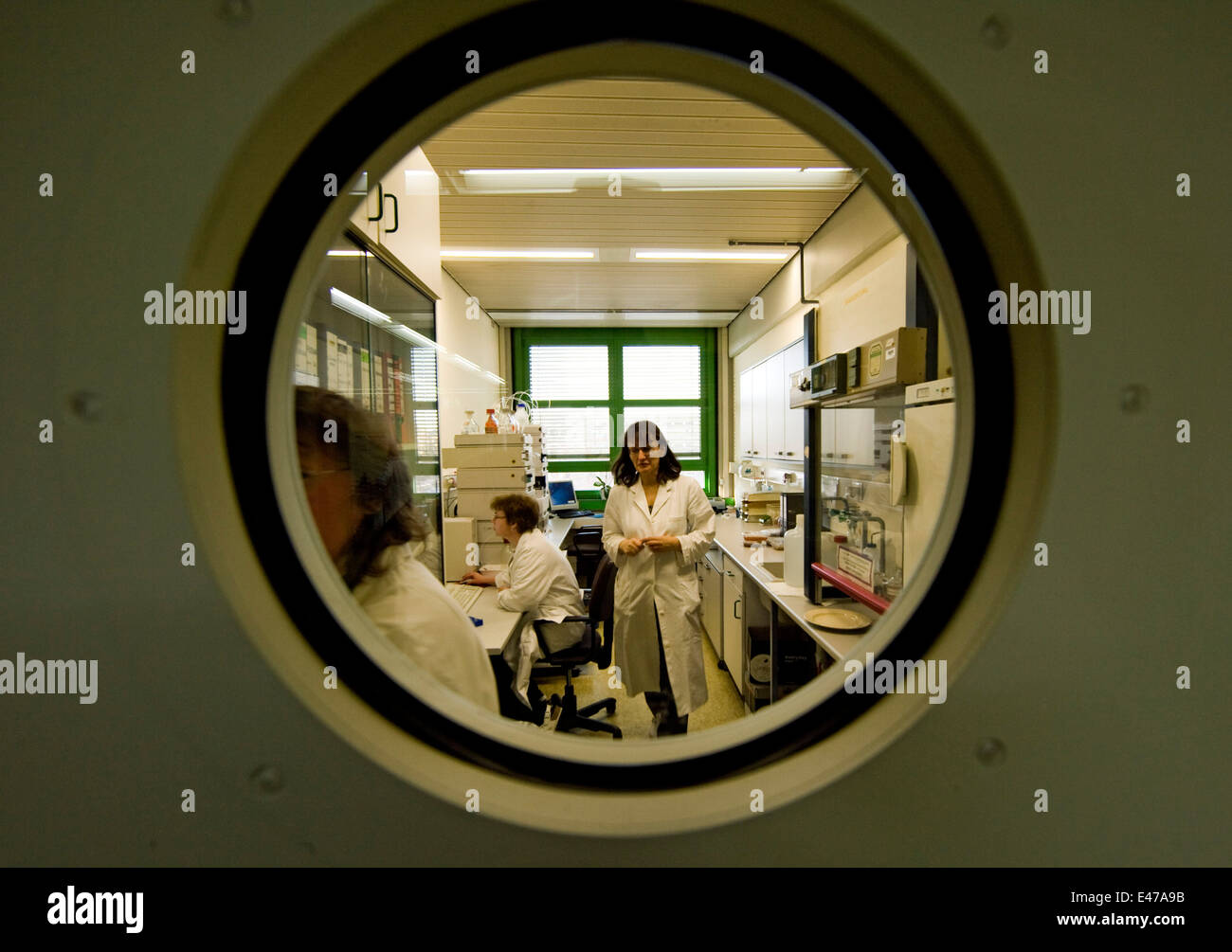 Female laboratory germany hi-res stock photography and images - Alamy