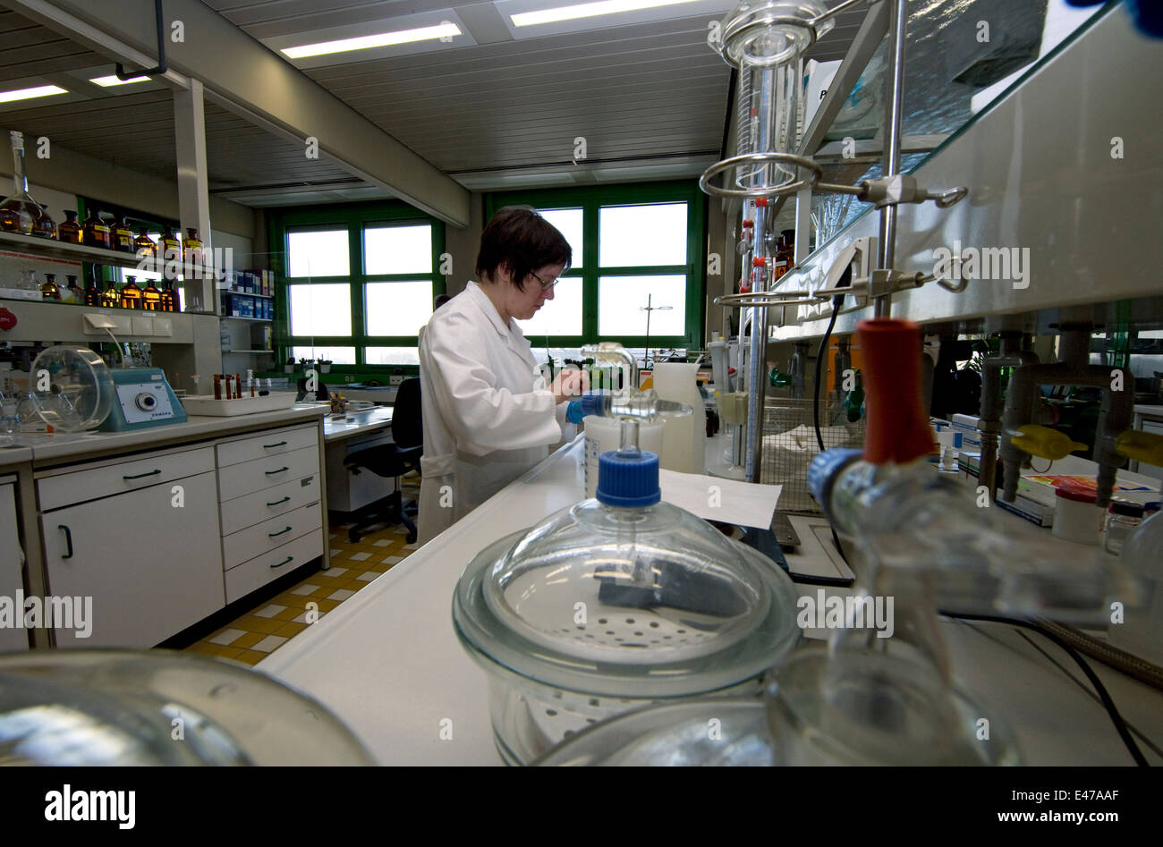 Laboratory equipement hi-res stock photography and images - Alamy