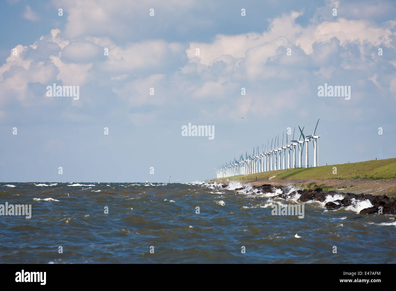 Straight breakwater hi-res stock photography and images - Alamy