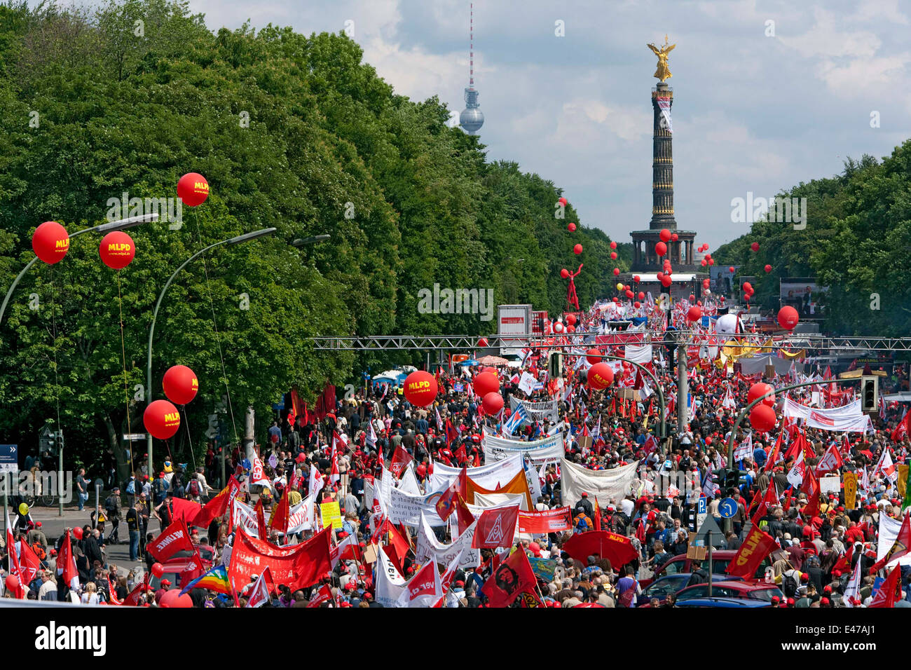 Economic demonstration hi-res stock photography and images - Alamy