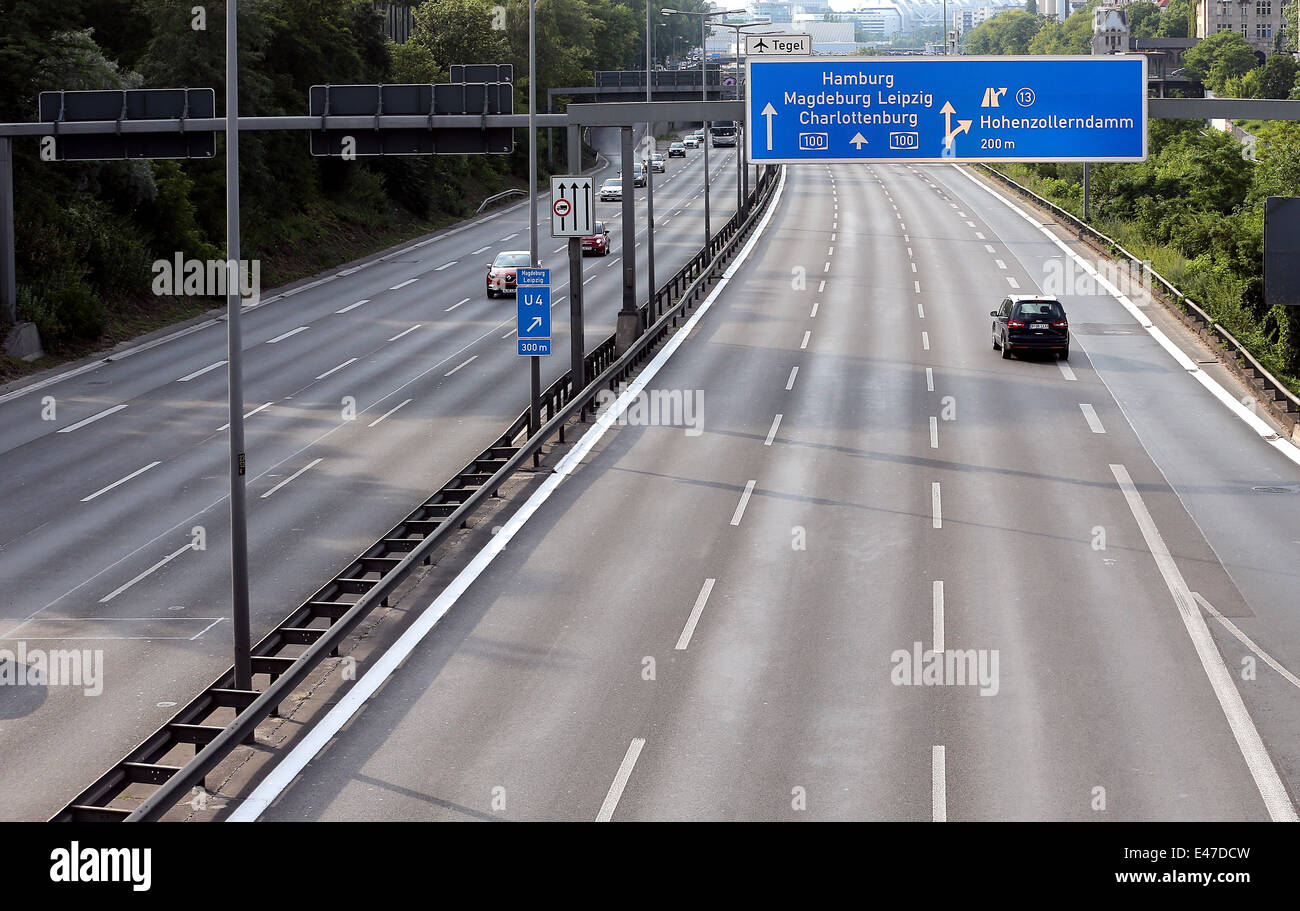 Empty motorways hi-res stock photography and images - Alamy