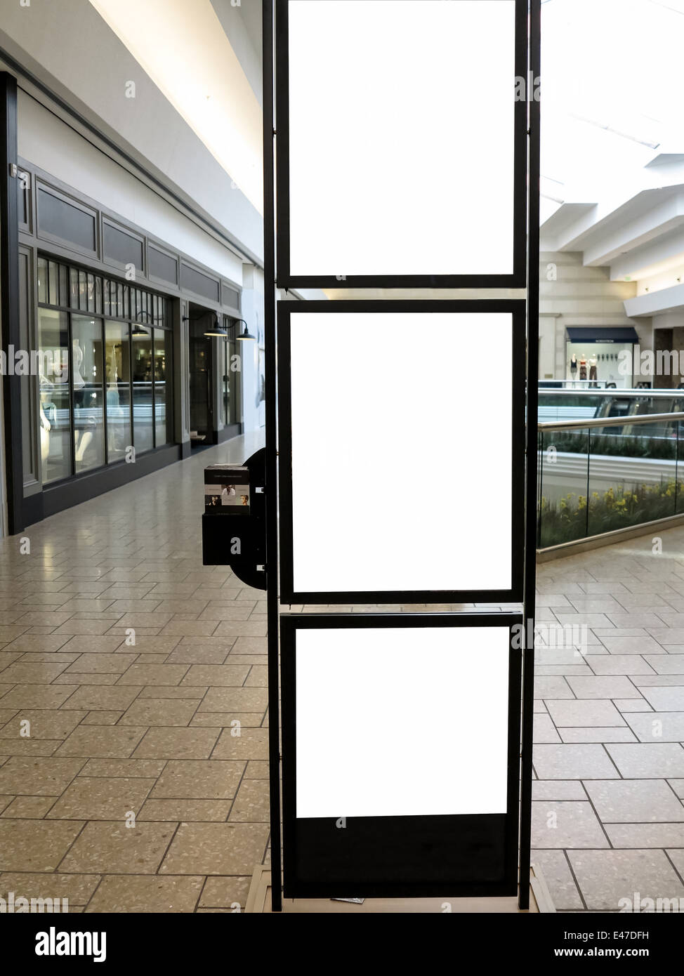 Empty signs hi-res stock photography and images - Alamy