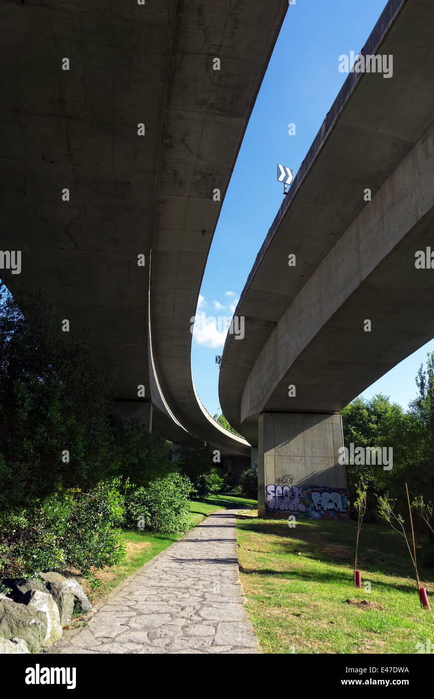 elevated road over a park Stock Photo - Alamy