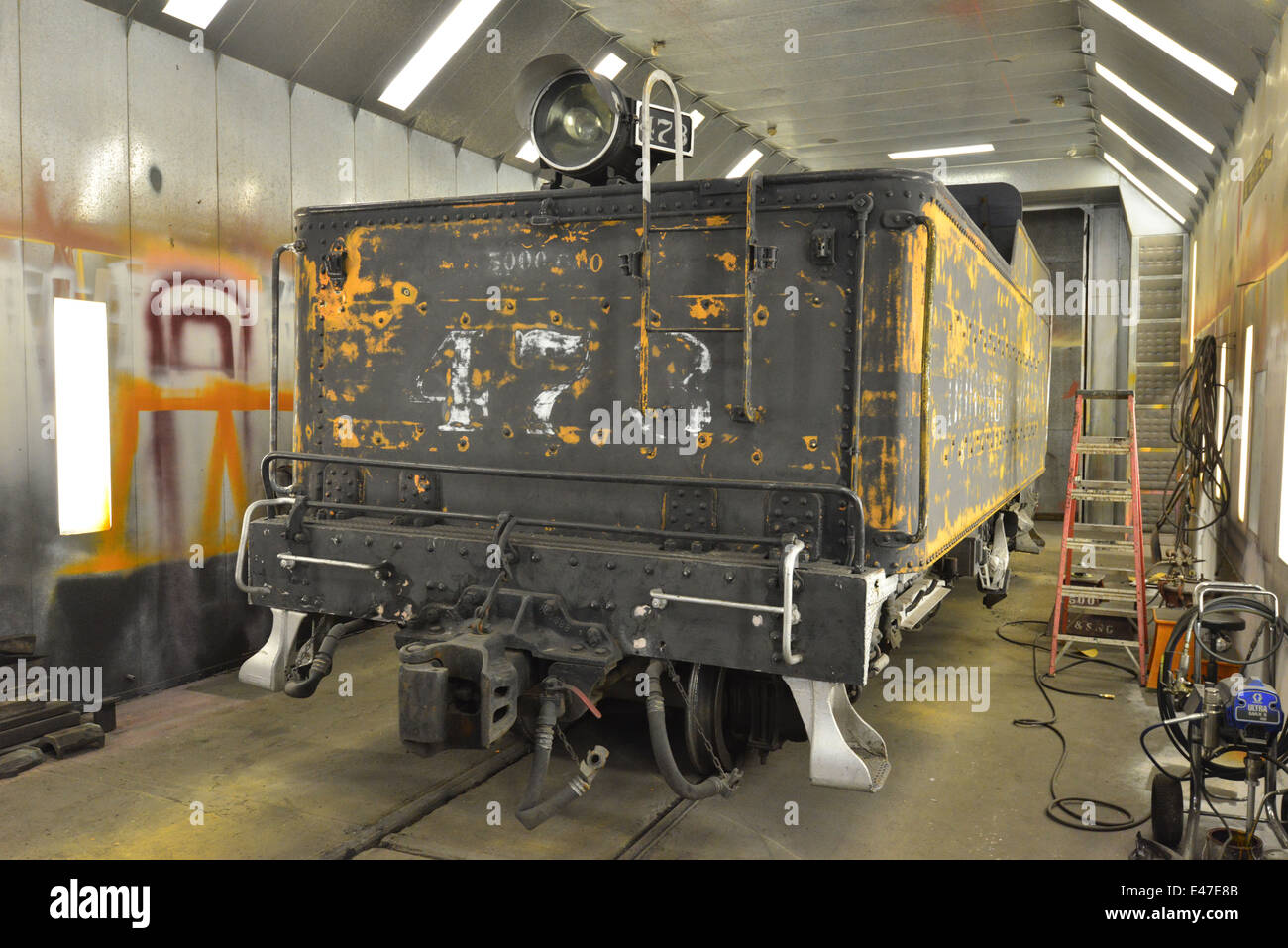 Spray booth hi-res stock photography and images - Alamy