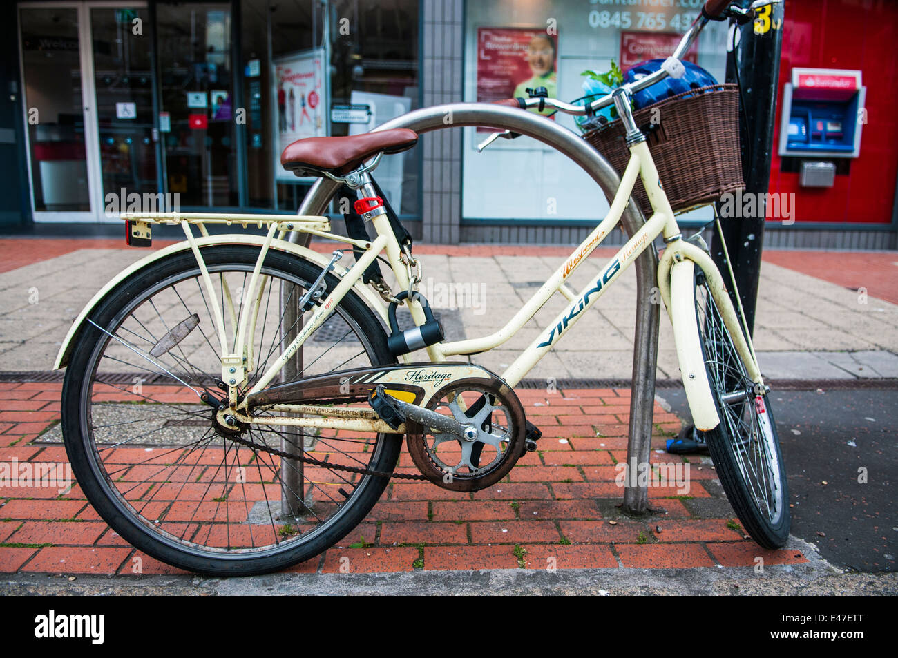 Chained up bikes hi-res stock photography and images - Alamy