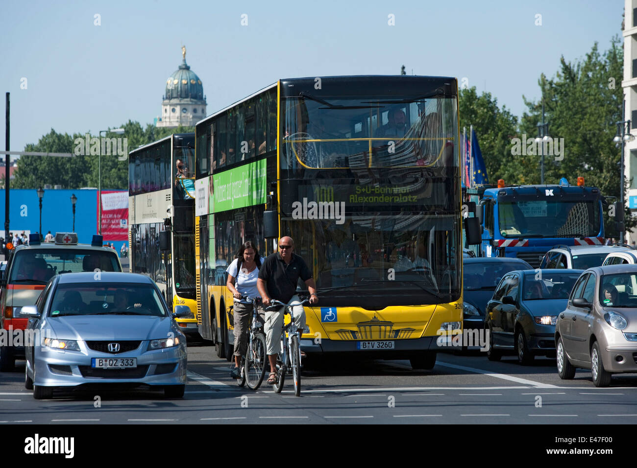 Short bus hi-res stock photography and images - Alamy