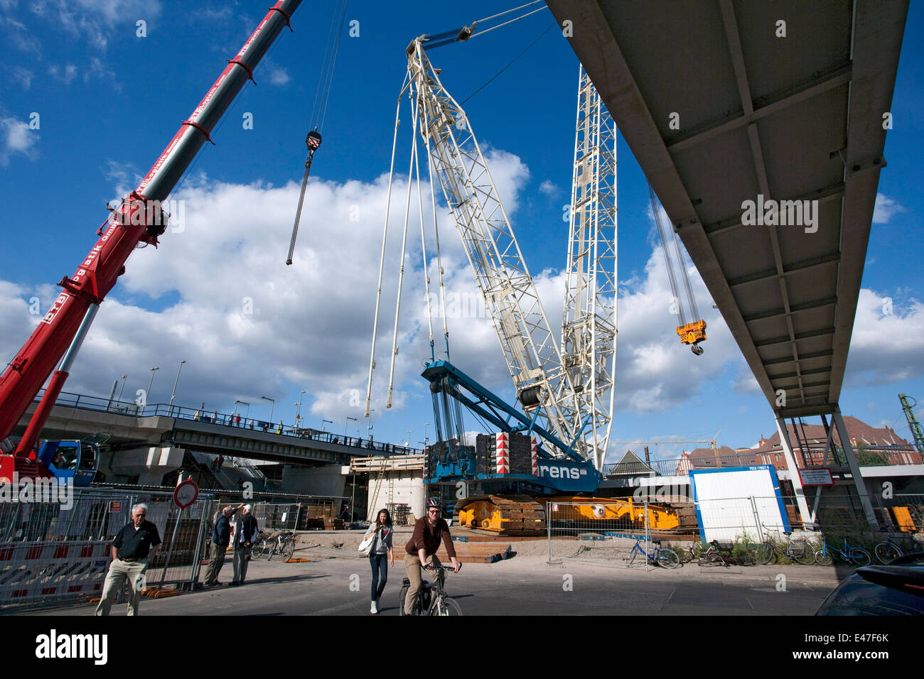 Crane bridge heavy duty crane hi-res stock photography and images - Alamy