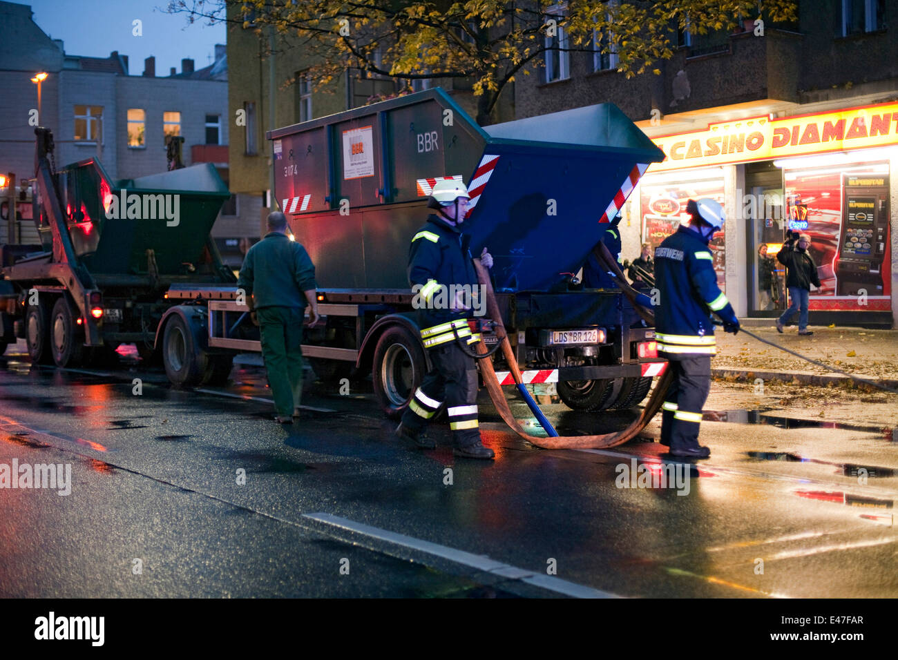 Firefighting works hi-res stock photography and images - Alamy