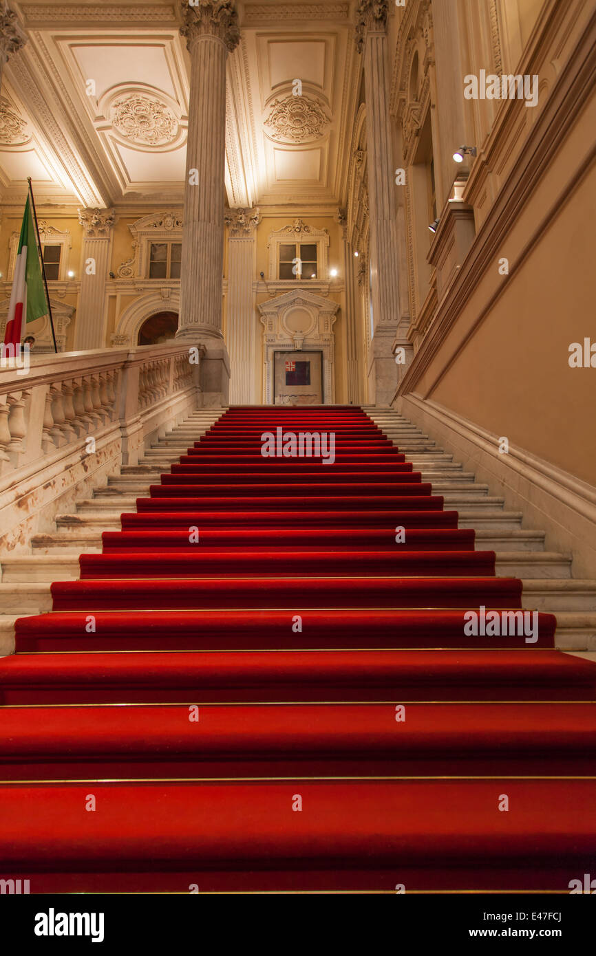 Old palace steps hi-res stock photography and images - Alamy