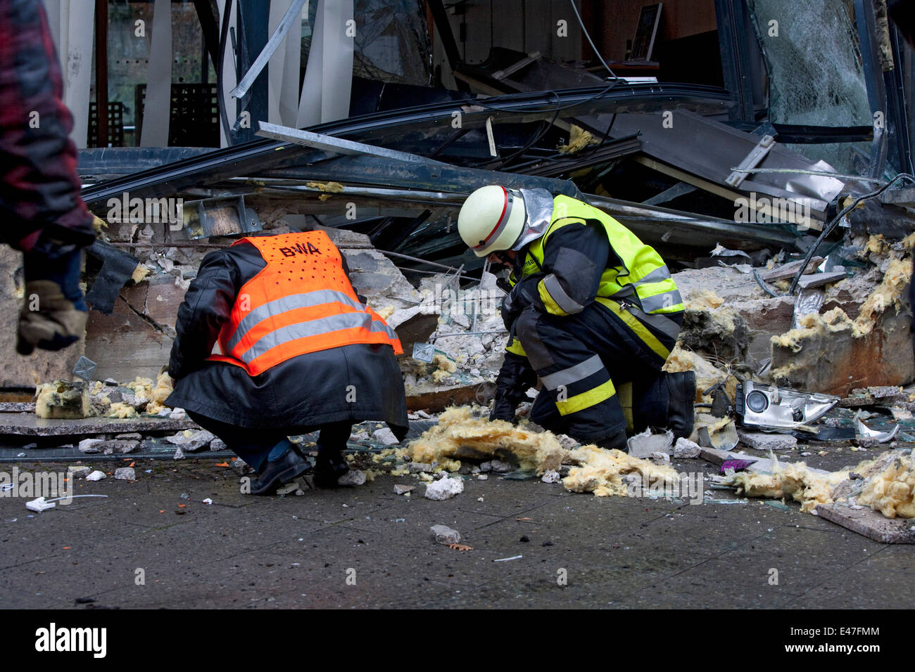 Bus accident hi-res stock photography and images - Alamy