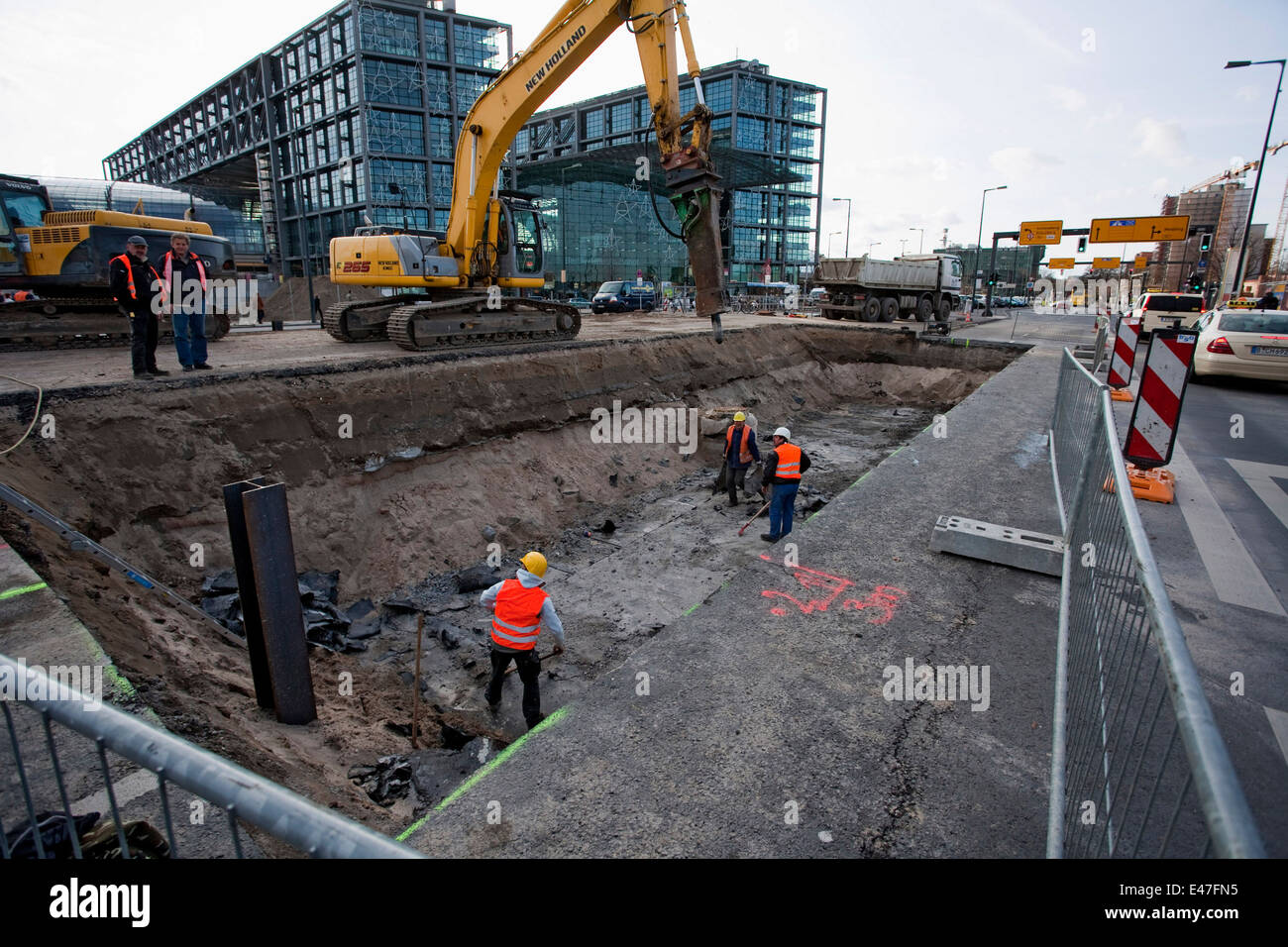 Construction site main station hi-res stock photography and images - Alamy