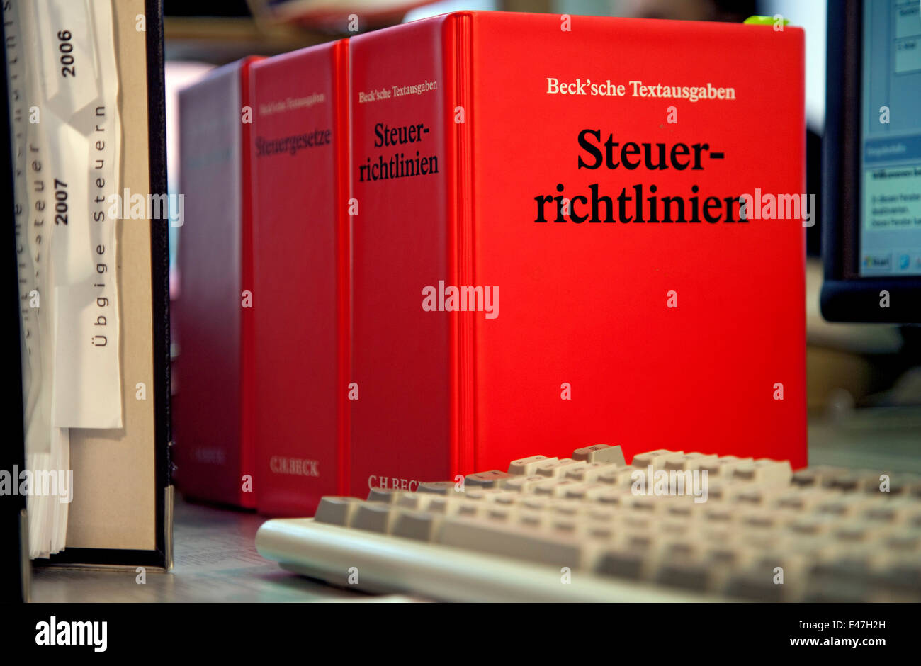 Computer workstation hi-res stock photography and images - Alamy