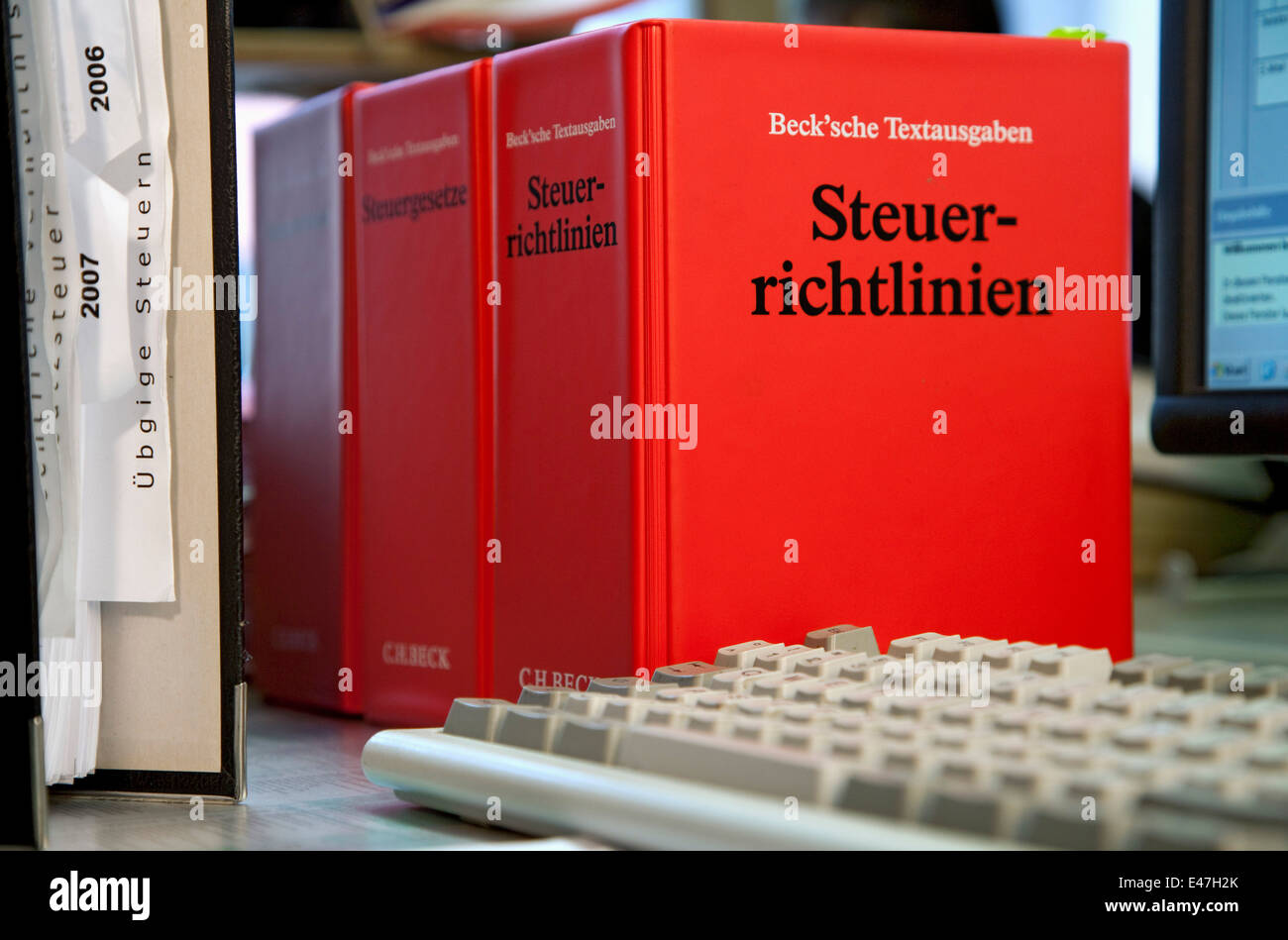 Computer workstation hi-res stock photography and images - Alamy