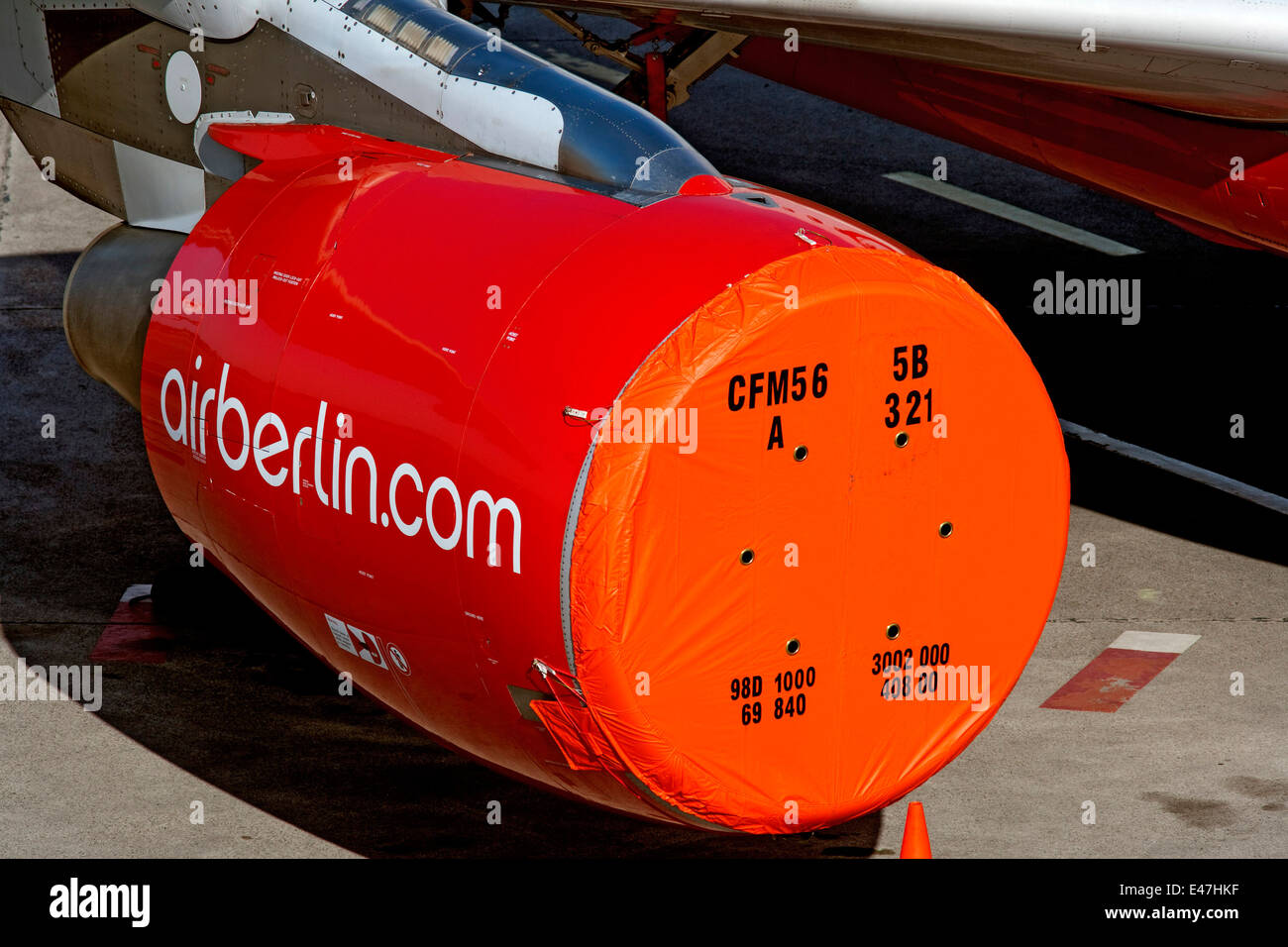 Aircraft engine cover hi-res stock photography and images - Alamy