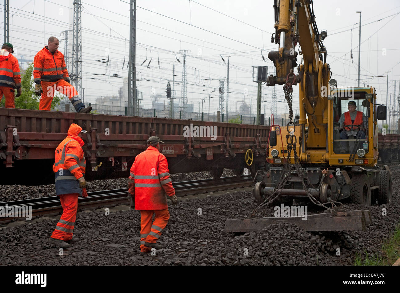 Railway rack workers hi-res stock photography and images - Alamy