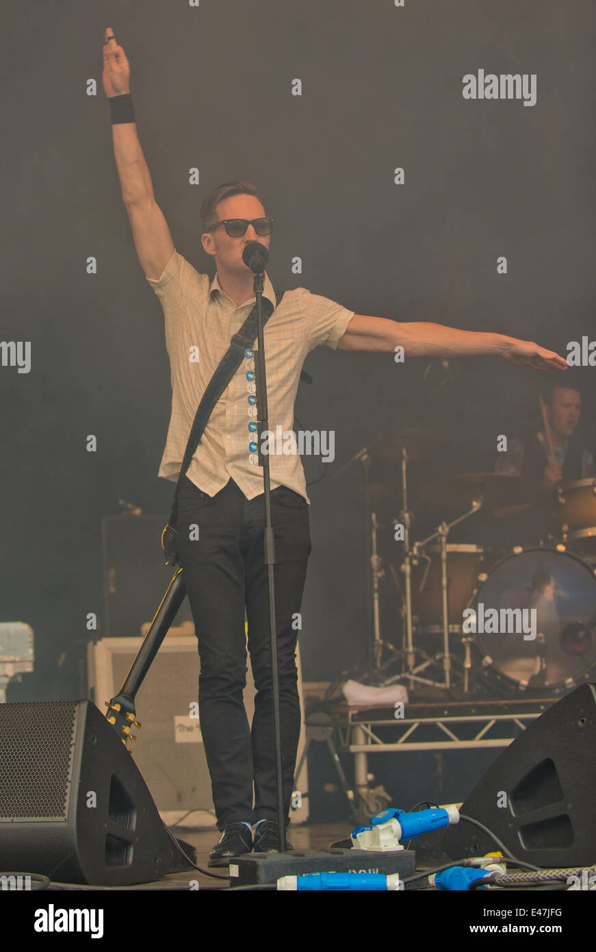 Dan gillespie hi-res stock photography and images - Alamy