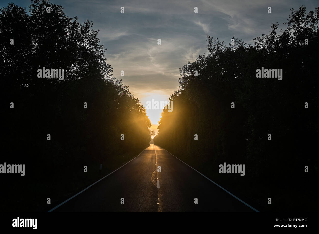 Uk straight road sunset hi-res stock photography and images - Alamy