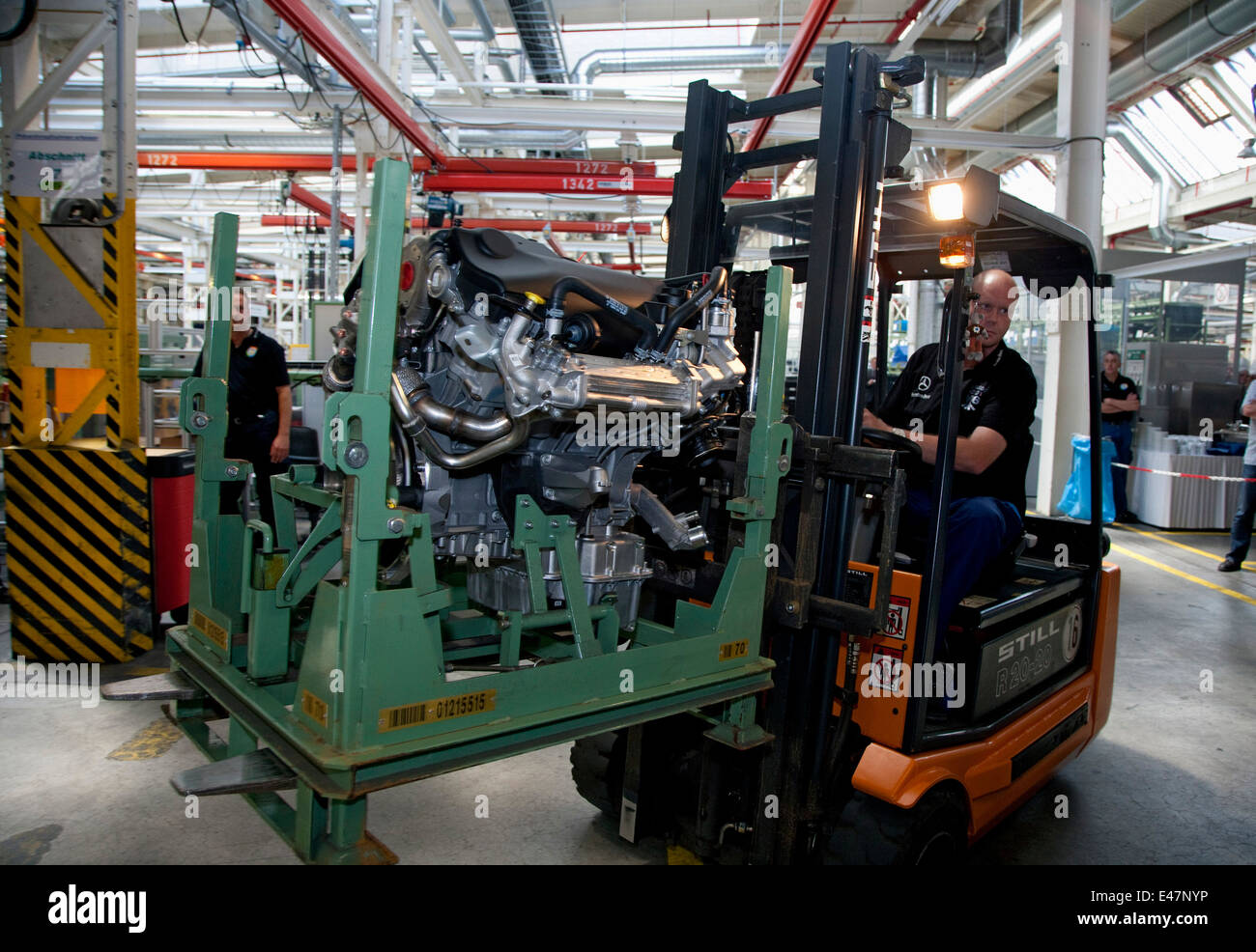 One Millionth Mercedes-Benz V6 diesel engine Stock Photo - Alamy
